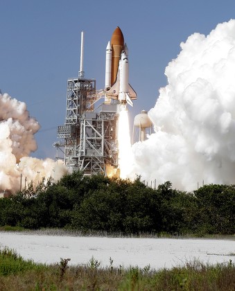 Space Shuttle Discovery Photographed Dry Swamp Editorial Stock Photo ...