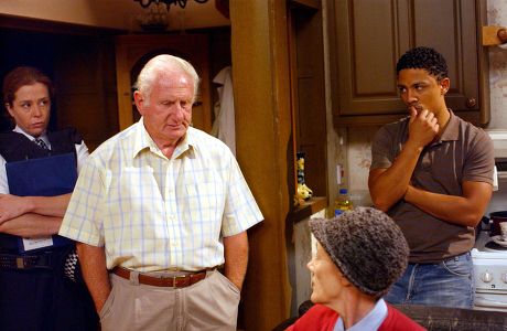 obituary - emmerdale royle family actor peter Stock Photos (Exclusive ...