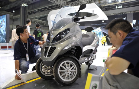 Visitors Look Piaggio Mp3 Threewheeled Scooter Editorial Stock Photo ...