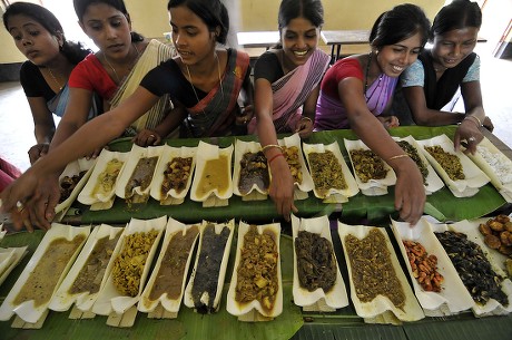 Indian Women Showing Locally Made Traditional Editorial Stock Photo ...