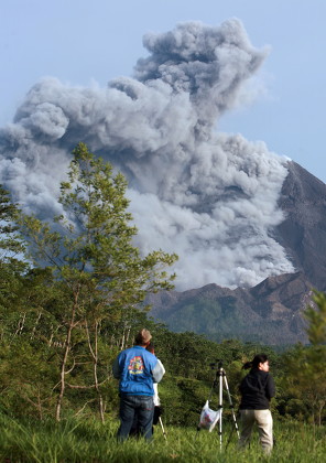__COUNT__ Indonesia Mount Merapi Eruption - Oct 2010 Stock Pictures ...