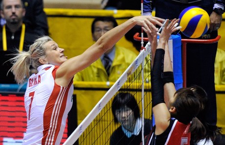 Polish Malgorzata Glinkamogentale L Tosses Ball Editorial Stock Photo ...