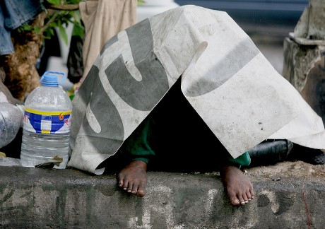 Homeless Filipino Finds Shield Tarpaulin Against Editorial Stock Photo ...