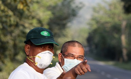 Filipino Villagers Wearing Masks Protect Them Editorial Stock Photo ...