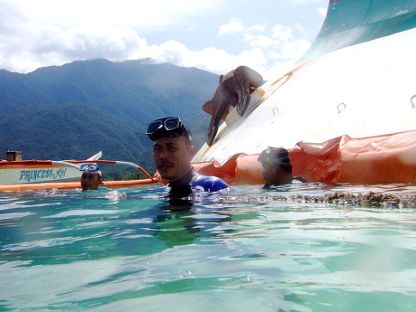 Filipino Rescue Divers Float Near Sunken Editorial Stock Photo - Stock ...