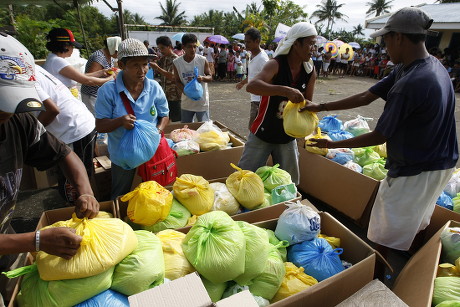 Filipino Workers Prepare Relief Goods Distribution Editorial Stock ...