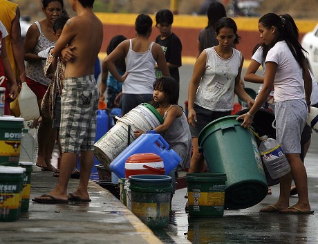 Filipino Residents Collect Potable Water During Editorial Stock Photo ...