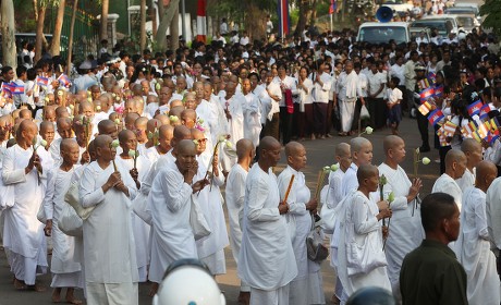 Cambodian Laymen Nuns March During Meak Editorial Stock Photo - Stock ...