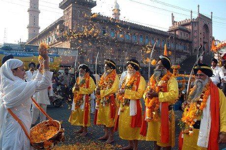 Sikh Woman L Throws Flower Petals Editorial Stock Photo - Stock Image ...