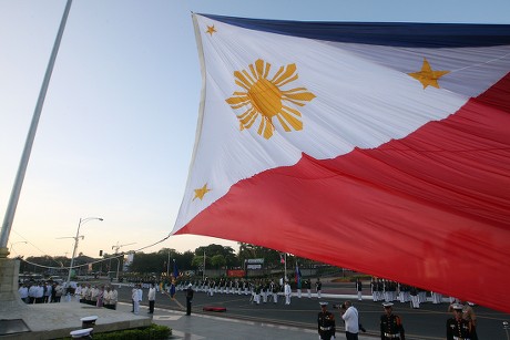 Giant Philippine Flag Hoisted During Ceremonies Editorial Stock Photo ...