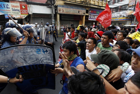 Filipino Militant Students Clash Antiriot Police Editorial Stock Photo ...