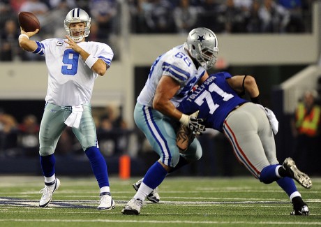 Dallas Cowboys Quarterback Tony Romo L Editorial Stock Photo - Stock ...