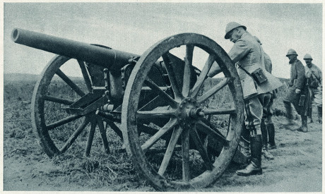 10 Captured german field gun Stock Pictures, Editorial Images and Stock ...