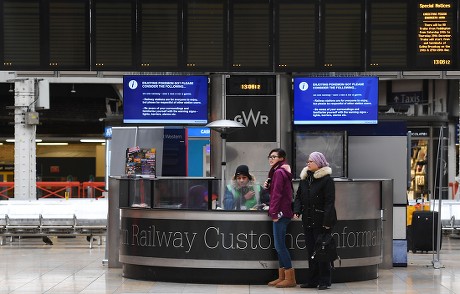 Empty Platforms Closed Paddington Station London Editorial Stock Photo ...