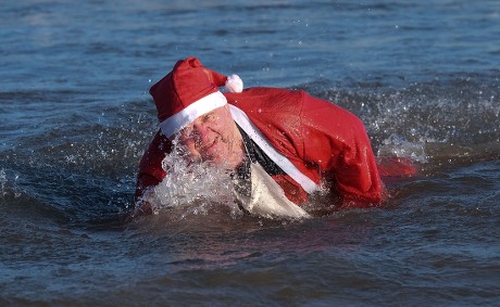 __COUNT__ Redcar Boxing Day Dip, UK - 26 Dec 2016 Stock Pictures ...