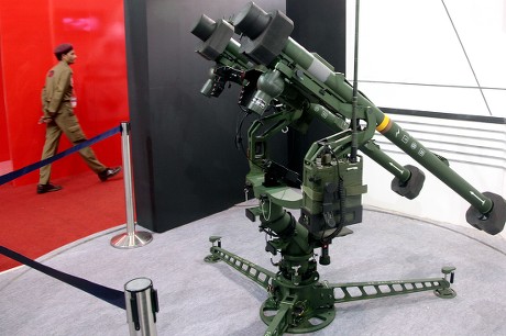 35 Naval anti aircraft guns Stock Pictures, Editorial Images and Stock ...