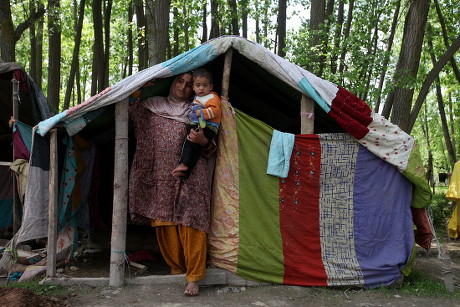 27 Poverty of the tent cities Stock Pictures, Editorial Images and ...