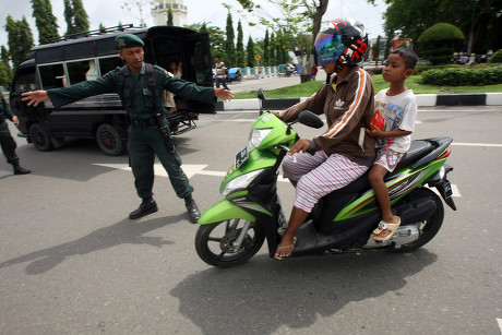 Sharia Islamic Police Stop Women On Editorial Stock Photo - Stock Image ...