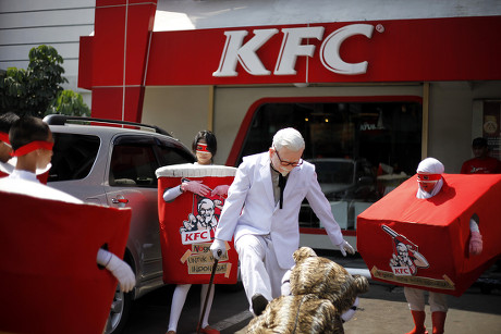 Greenpeace Activist Dressed Kentucky Fried Chicken Editorial Stock ...