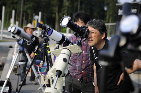 Japanese Astronomy Enthusiasts Observe Annular Solar Editorial Stock ...