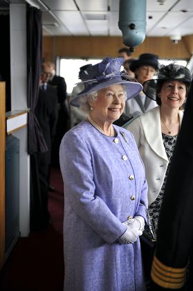 __COUNT__ Queen Elizabeth visits the QE2 for the last time, Southampton ...