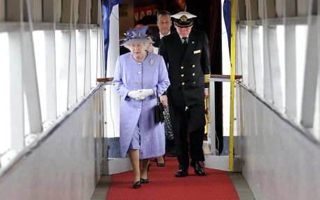 Queen Elizabeth Ii Capt Ian Mcnaught Editorial Stock Photo - Stock ...