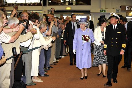 Queen Elizabeth Ii Capt Ian Mcnaught Editorial Stock Photo - Stock ...
