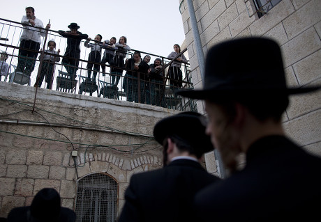 Ultraorthodox Jews Line On Rooftops View Editorial Stock Photo - Stock ...