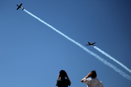 Israelis Watch Israeli Air Force Jet Editorial Stock Photo - Stock ...