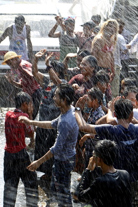 Myanmar People Participate Songkran Festival Celebrations Editorial ...