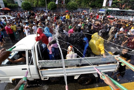 Myanmar People Participate Songkran Festival Celebrations Editorial ...