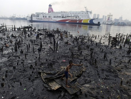Filipino Resident Collects Burned Items What Editorial Stock Photo ...