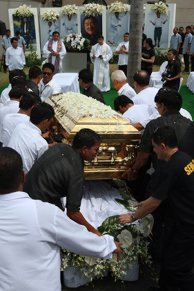 Filipinos Carry Coffin Late Actorcomedian Rodolfo Editorial Stock Photo ...