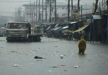 Filipino Wades Through Floods Trash Navotas Editorial Stock Photo ...