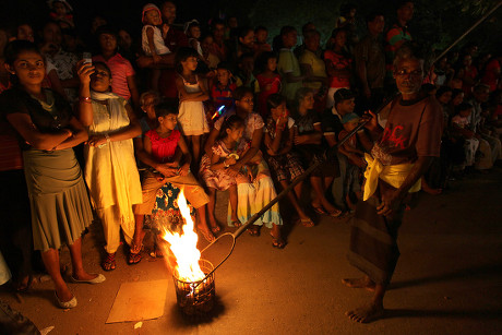 Sri Lanka Pattini Cult - Jul 2012 : images éditoriales et photos de ...