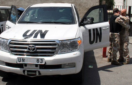 Un Observer Welcomes His Comrade Upon Editorial Stock Photo - Stock ...