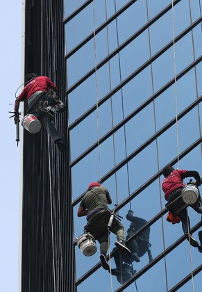 Thai Workmen Abseil Down Tall Building Editorial Stock Photo - Stock ...
