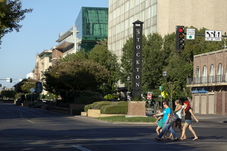 Pedestrians Cross Weber Street Downtown Stockton Editorial Stock Photo ...