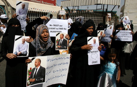 Yemenis Hold Pictures Slain American Teacher Editorial Stock Photo ...