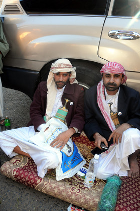 Yemeni Tribesmen Chew Qat Leaves One Editorial Stock Photo - Stock ...