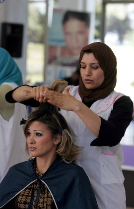 Algerian Hairdresser Prepares Model Hairdressing Competition Editorial ...