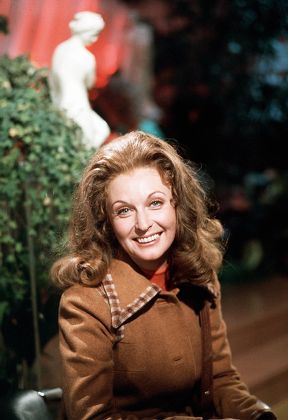 Protectors Burning Bush Madge Ryan Redaktionelles Stockfoto – Stockbild ...
