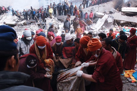 Hundreds Local People Including Monks Help Editorial Stock Photo ...
