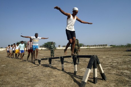 51 Army physical fitness test Stock Pictures, Editorial Images and ...