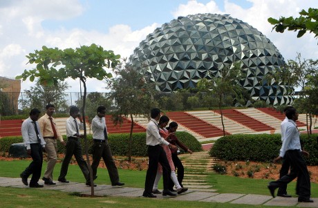 Young Infosysian Seen Infosys Campus During Editorial Stock Photo ...
