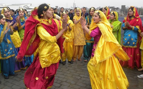 Indian School Girls Wearing Traditional Clothes Editorial Stock Photo ...