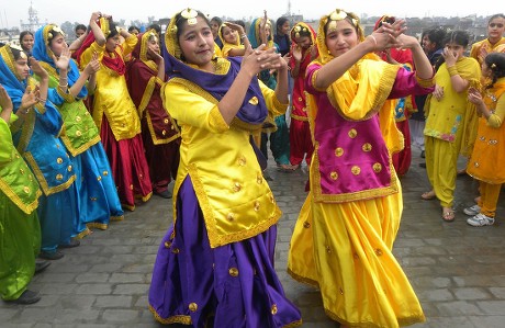 Indian School Girls Wearing Traditional Clothes Editorial Stock Photo ...