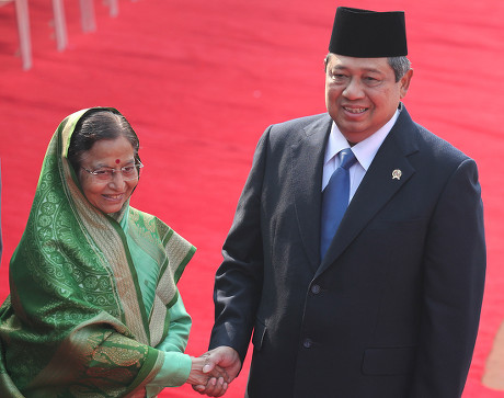 Indonesian President Susilo Bambang Yudhoyono R Editorial Stock Photo ...