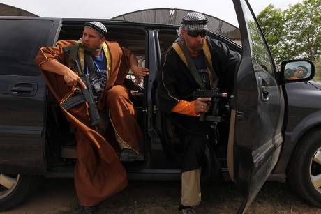 Security Personnel Muslim Arab Robes Quickly Editorial Stock Photo ...