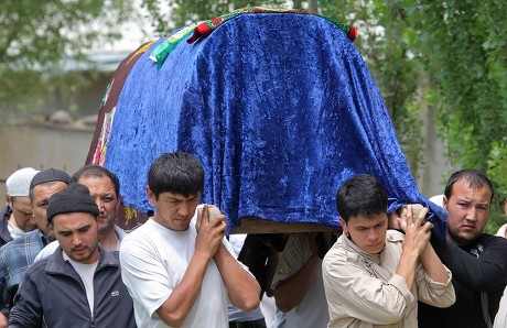Uzbek Man Dig Grave Preparing Bury Editorial Stock Photo - Stock Image ...